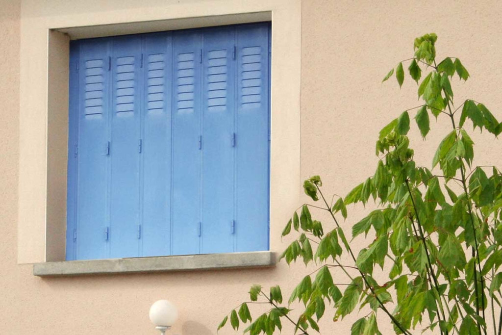 Persiennes acier bleu | GMA Fenêtres Alès